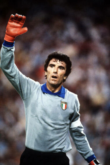10 Greatest Soccer Goalies Of All Time - Top Soccer Blog